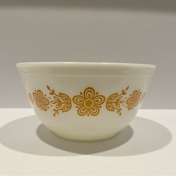 Pyrex | Kitchen | Pyrex Butterfly Gold Mixing Serving Bowl | Poshmark